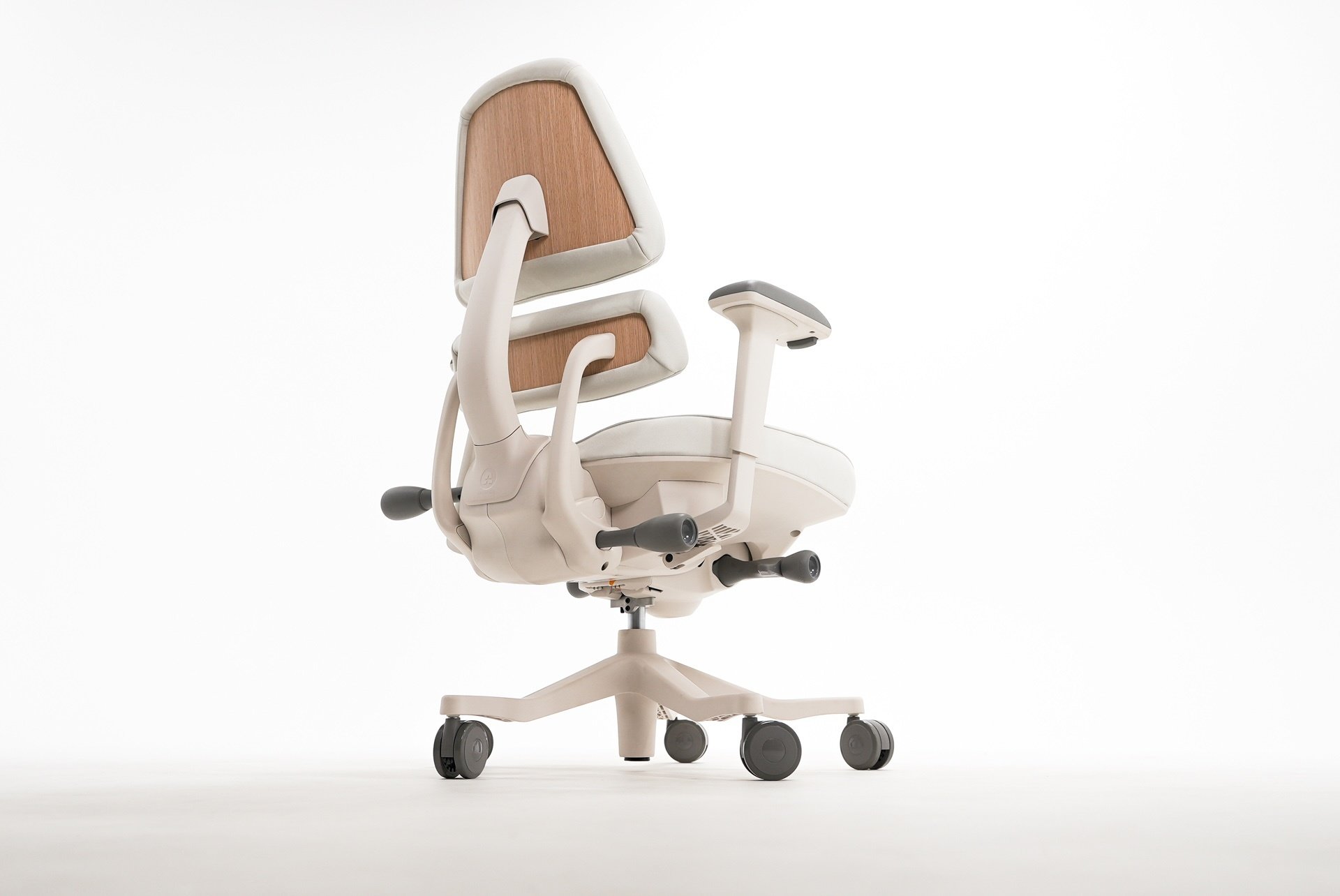 Anthros Chair | Revolutionary design for Home or Office